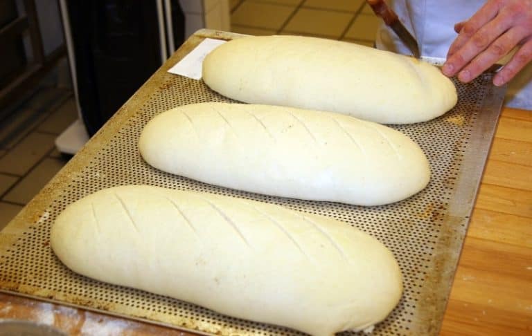 Scoring Bread: How And Why You Should Be Doing It - Food To Impress